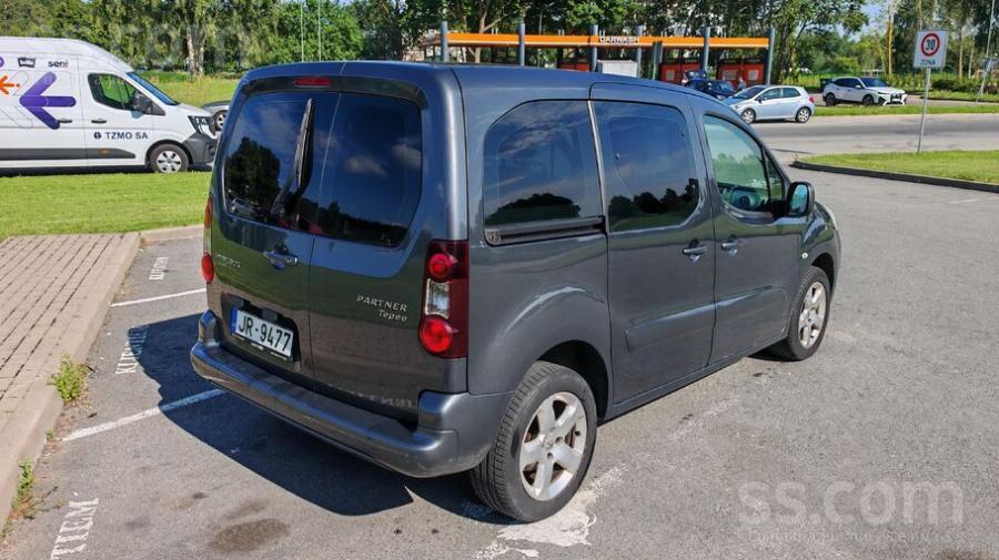 Grey Peugeot Partner 2014 in Riga, with an engine capacity of 1.60 L and mileage of 117 thousand km for 4300 €, photo 4 on AUTOMOTO.COM.LV