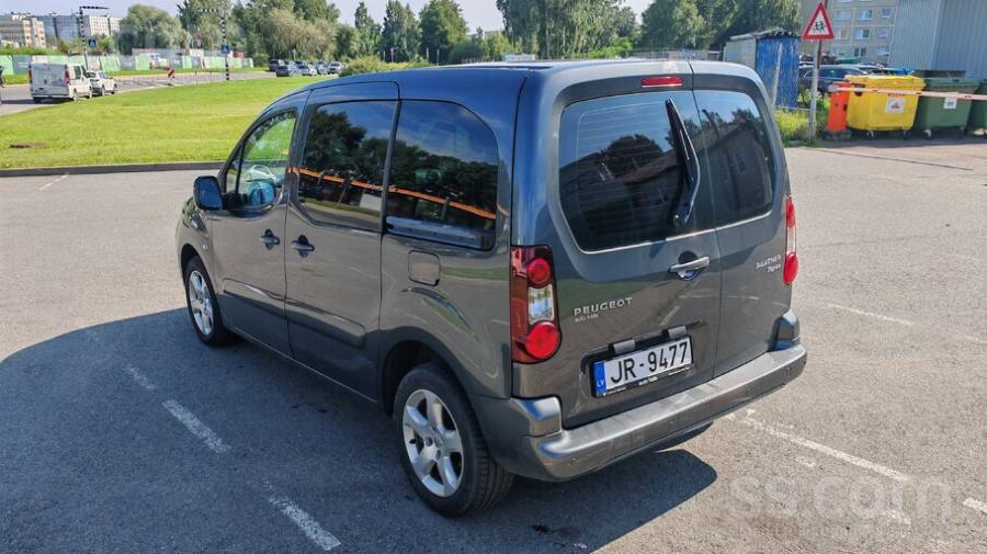 Grey Peugeot Partner 2014 in Riga, with an engine capacity of 1.60 L and mileage of 117 thousand km for 4300 €, photo 6 on AUTOMOTO.COM.LV