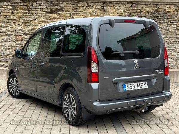 Pelēks Peugeot Partner 2016 Tallina, ar dzinēja tilpumu 1.60 L un nobraukumu 151 tūkst. km par 7790 €, foto 3 vietnē AUTOMOTO.COM.LV