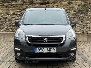 Grey Peugeot Partner 2016 in Tallinn, with an engine capacity of 1.60 L and mileage of 151 thousand km for 7790 €, photo 9 on AUTOMOTO.COM.LV