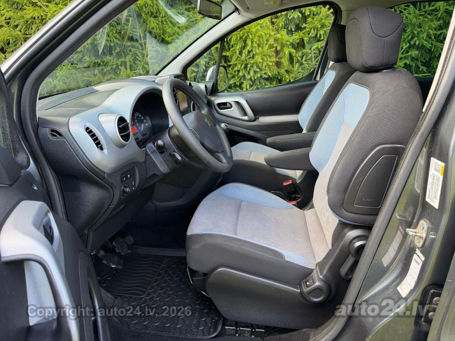 Grey Peugeot Partner 2016 in Tallinn, with an engine capacity of 1.60 L and mileage of 151 thousand km for 7790 €, photo 12 on AUTOMOTO.COM.LV