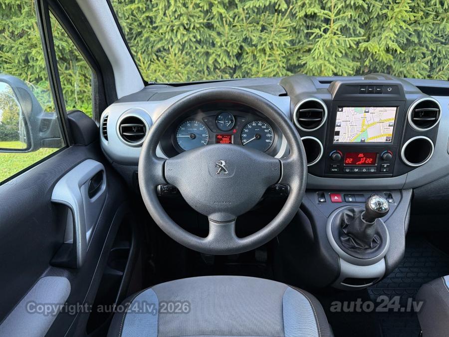 Grey Peugeot Partner 2016 in Tallinn, with an engine capacity of 1.60 L and mileage of 151 thousand km for 7790 €, photo 13 on AUTOMOTO.COM.LV