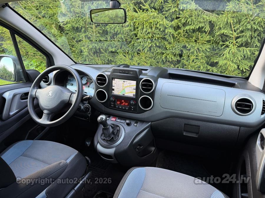 Grey Peugeot Partner 2016 in Tallinn, with an engine capacity of 1.60 L and mileage of 151 thousand km for 7790 €, photo 14 on AUTOMOTO.COM.LV