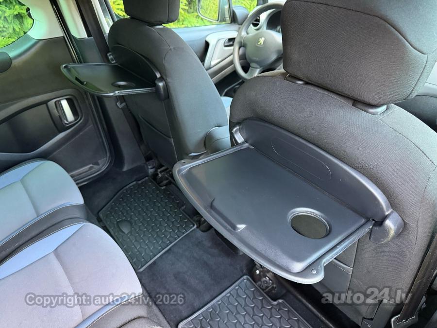 Grey Peugeot Partner 2016 in Tallinn, with an engine capacity of 1.60 L and mileage of 151 thousand km for 7790 €, photo 18 on AUTOMOTO.COM.LV
