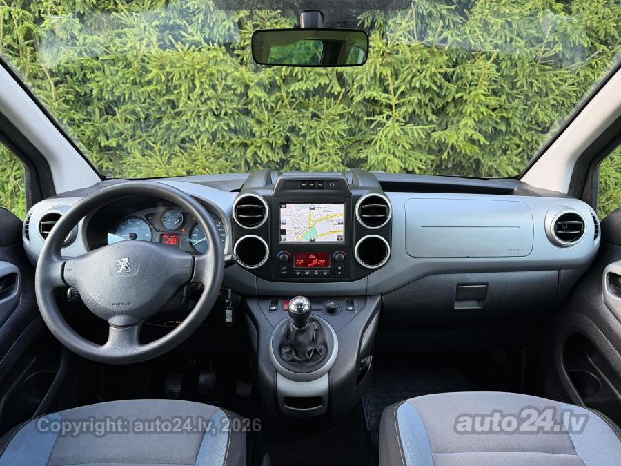 Grey Peugeot Partner 2016 in Tallinn, with an engine capacity of 1.60 L and mileage of 151 thousand km for 7790 €, photo 21 on AUTOMOTO.COM.LV