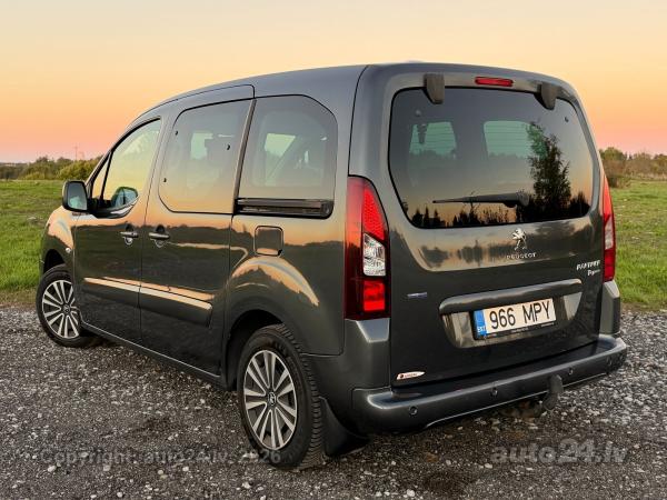 Peugeot Partner 2016 Tallina vietnē Pelēks Peugeot Partner 2016 Tallina, ar dzinēja tilpumu 1.60 L un nobraukumu 217 tūkst. km par 5995 €, foto 5 vietnē AUTOMOTO.COM.LV