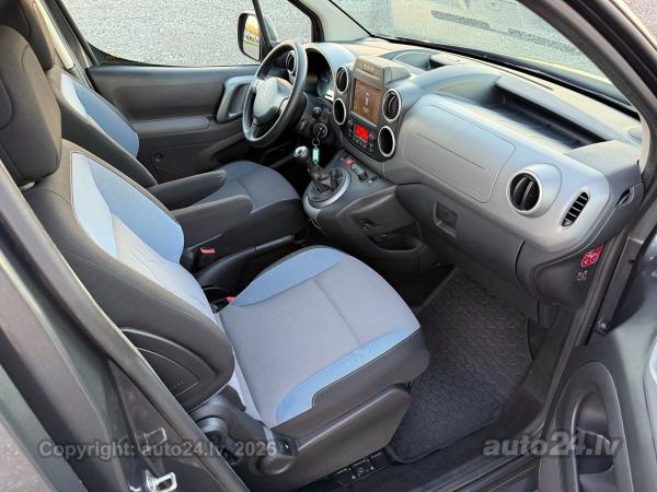 Peugeot Partner 2016 Tallina vietnē Pelēks Peugeot Partner 2016 Tallina, ar dzinēja tilpumu 1.60 L un nobraukumu 217 tūkst. km par 5995 €, foto 10 vietnē AUTOMOTO.COM.LV