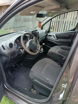Pelēks Peugeot Partner 2018 Tallina, ar dzinēja tilpumu 1.60 L un nobraukumu 260 tūkst. km par 6500 €, foto 5 vietnē AUTOMOTO.COM.LV