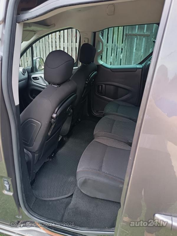 Pelēks Peugeot Partner 2018 Tallina, ar dzinēja tilpumu 1.60 L un nobraukumu 260 tūkst. km par 6500 €, foto 5 vietnē AUTOMOTO.COM.LV