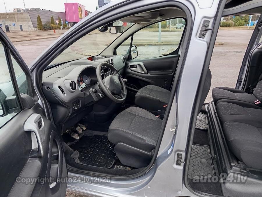 Pelēks Peugeot Partner 2019 Tallina, ar dzinēja tilpumu 1.60 L un nobraukumu 138 tūkst. km par 7900 €, foto 5 vietnē AUTOMOTO.COM.LV