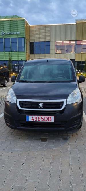 Peugeot Partner 2017 in Vilnius, with an engine capacity of 1.60 L and mileage of 256 thousand km for 5799 €, photo 11 on AUTOMOTO.COM.LV