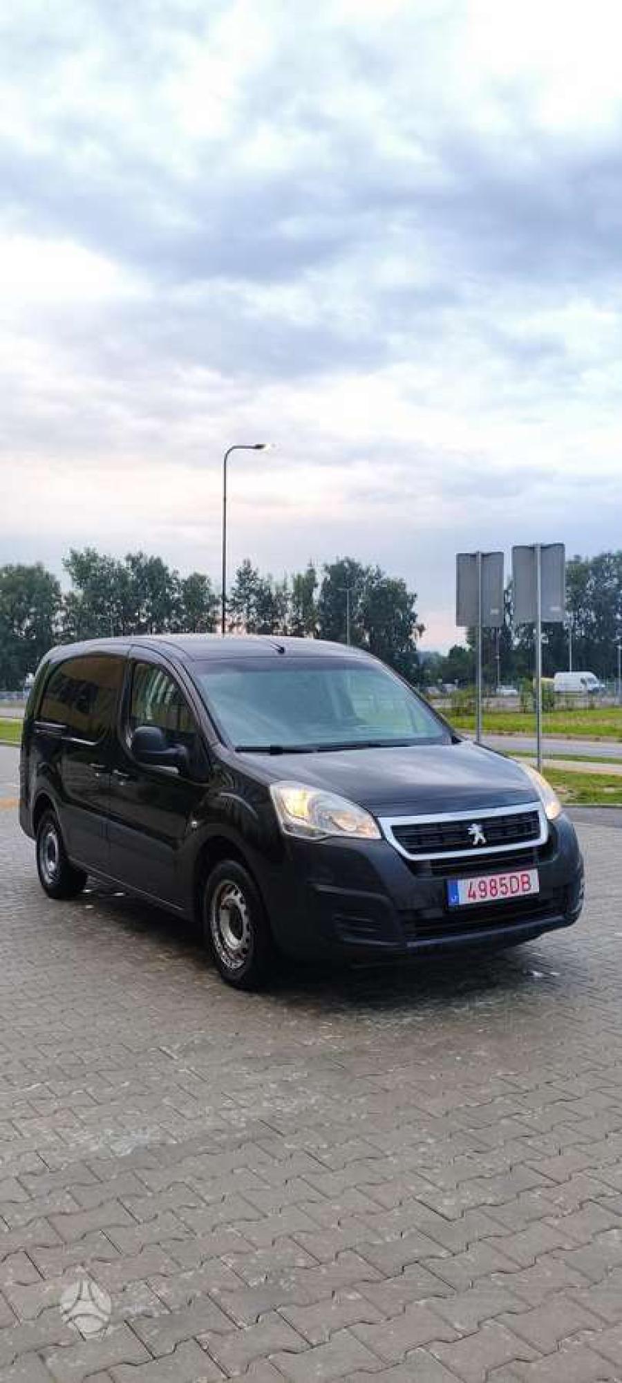 Peugeot Partner 2017 in Vilnius, with an engine capacity of 1.60 L and mileage of 256 thousand km for 5799 €, photo 19 on AUTOMOTO.COM.LV
