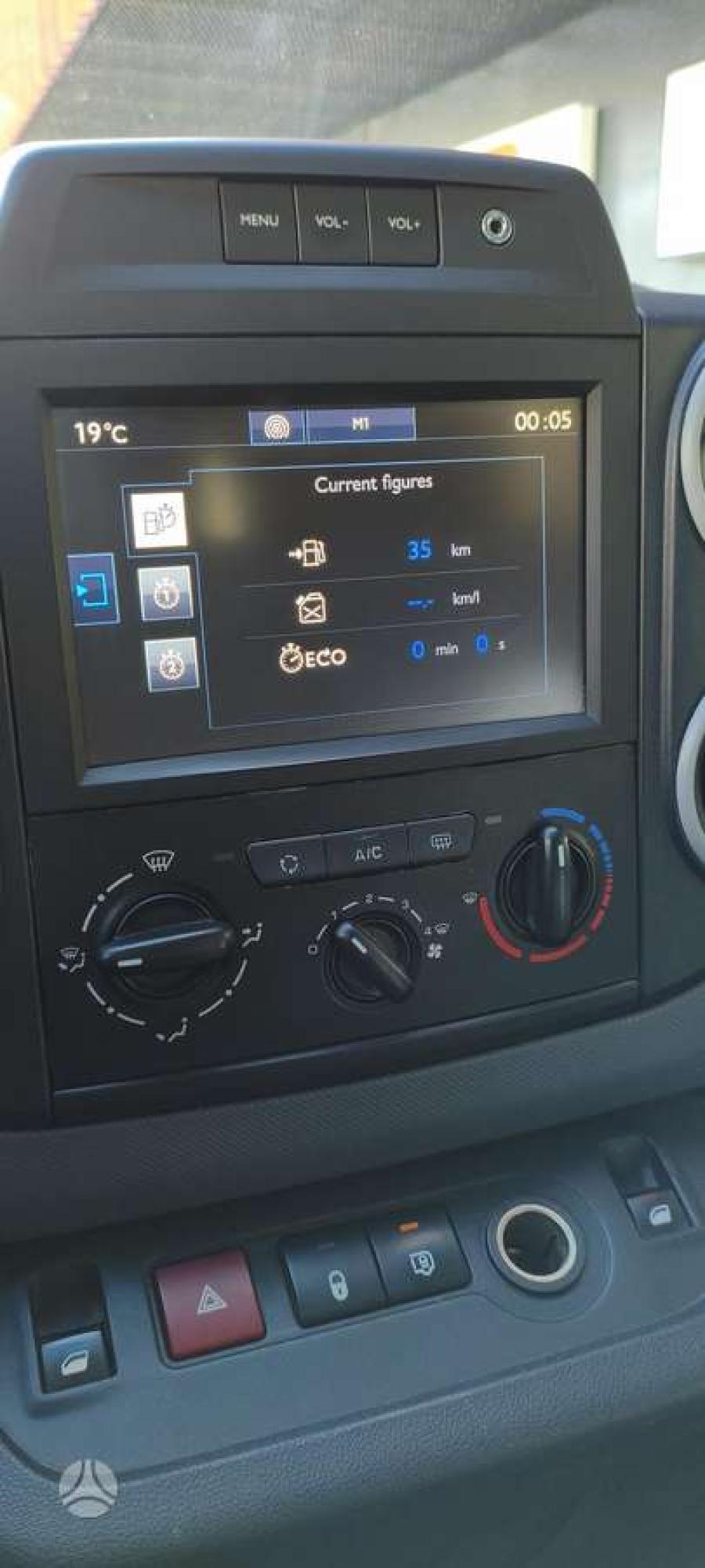 Peugeot Partner 2017 in Vilnius, with an engine capacity of 1.60 L and mileage of 256 thousand km for 5799 €, photo 47 on AUTOMOTO.COM.LV
