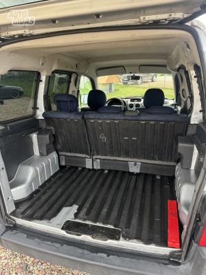 Peugeot Partner 2004 in Vilnius, with an engine capacity of 1.60 L and mileage of 280 thousand km for 1650 €, photo 6 on AUTOMOTO.COM.LV