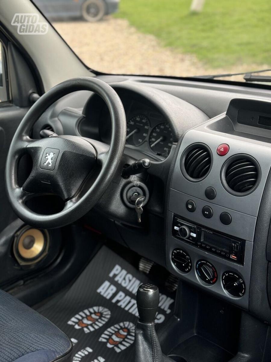 Peugeot Partner 2004 in Vilnius, with an engine capacity of 1.60 L and mileage of 280 thousand km for 1650 €, photo 9 on AUTOMOTO.COM.LV