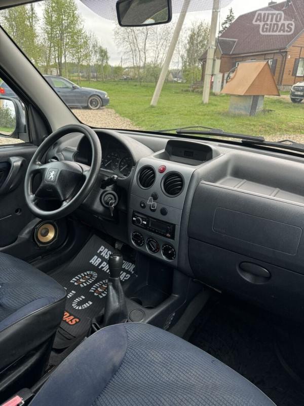 Peugeot Partner 2004 in Vilnius, with an engine capacity of 1.60 L and mileage of 280 thousand km for 1500 €, photo 7 on AUTOMOTO.COM.LV