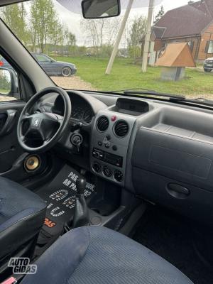 Пежо Partner 2004 в Вильнюс, объемом двигателя 1.60 л и пробегом 280 тыс. км за 1250 €, фото 8 на AUTOMOTO.COM.LV