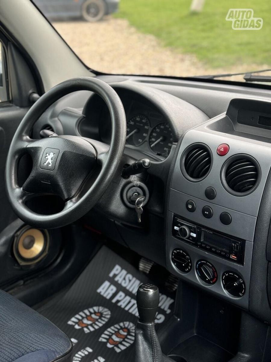 Peugeot Partner 2004 Viļņa, ar dzinēja tilpumu 1.60 L un nobraukumu 280 tūkst. km par 1100 €, foto 9 vietnē AUTOMOTO.COM.LV