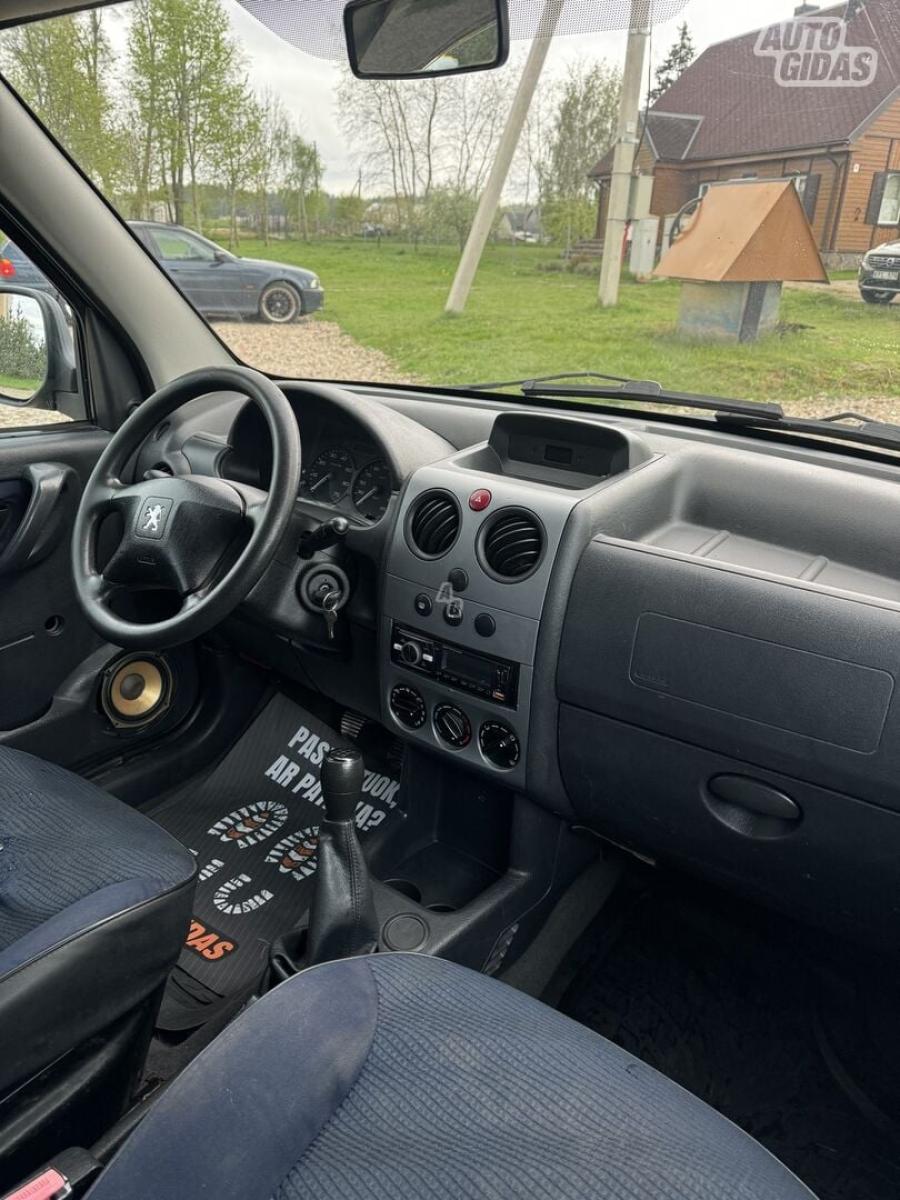 Peugeot Partner 2005 in Vilnius, with an engine capacity of 1.60 L and mileage of 285 thousand km for 1200 €, photo 8 on AUTOMOTO.COM.LV