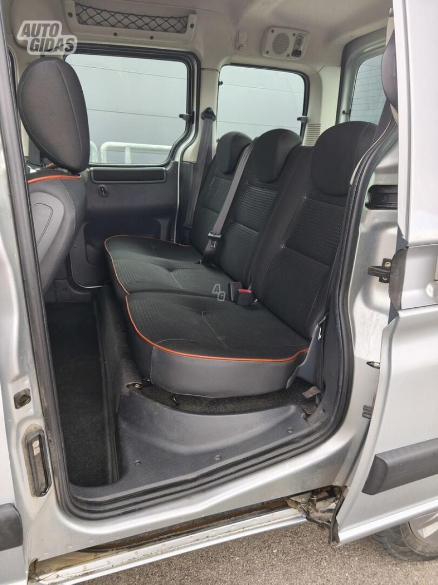 Peugeot Partner 2004 in Kaunas, with an engine capacity of 1.60 L and mileage of 288 thousand km for 1200 €, photo 15 on AUTOMOTO.COM.LV