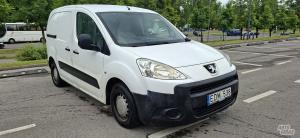 Peugeot Partner 2009 in Vilnius, with an engine capacity of 1.60 L and mileage of 320 thousand km for 500 €, photo 4 on AUTOMOTO.COM.LV