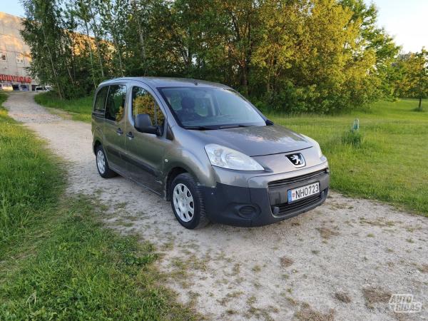 Peugeot Partner 2012 Viļņa, ar dzinēja tilpumu 1.60 L un nobraukumu 320 tūkst. km par 2150 €, foto 3 vietnē AUTOMOTO.COM.LV