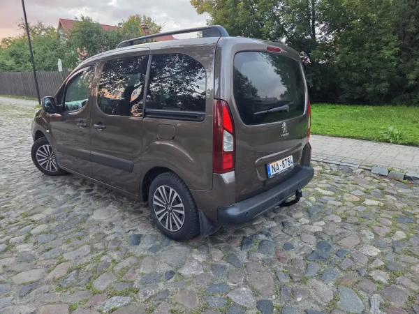 Peugeot Partner 2012 Jelgava, ar dzinēja tilpumu 1.60 L un nobraukumu 325 tūkst. km par 3200 €, foto 6 vietnē AUTOMOTO.COM.LV