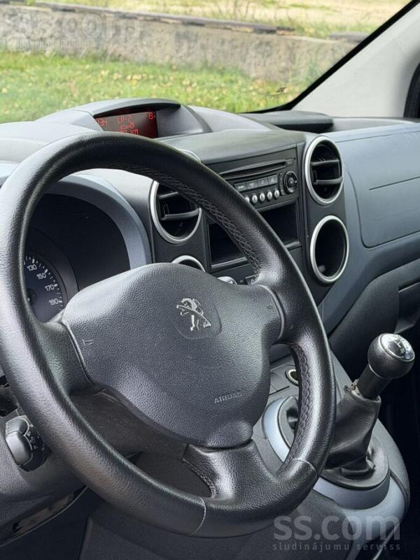 Peugeot Partner 2014 Aizkraukle, ar dzinēja tilpumu 1.60 L un nobraukumu 313 tūkst. km par 2880 €, foto 4 vietnē AUTOMOTO.COM.LV