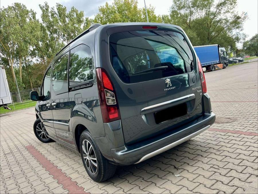 Peugeot Partner 2015 in Siauliai, with an engine capacity of 1.60 L and mileage of 266 thousand km for 5850 €, photo 3 on AUTOMOTO.COM.LV