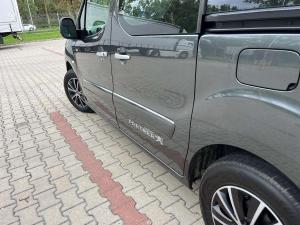 Peugeot Partner 2015 in Siauliai, with an engine capacity of 1.60 L and mileage of 266 thousand km for 5850 €, photo 11 on AUTOMOTO.COM.LV