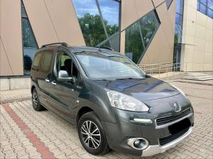 Peugeot Partner 2015 in Siauliai, with an engine capacity of 1.60 L and mileage of 268 thousand km for 5850 €, photo 8 on AUTOMOTO.COM.LV