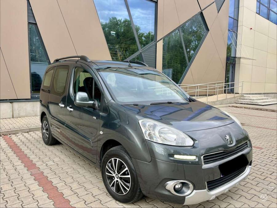 Peugeot Partner 2015 in Siauliai, with an engine capacity of 1.60 L and mileage of 268 thousand km for 5850 €, photo 8 on AUTOMOTO.COM.LV