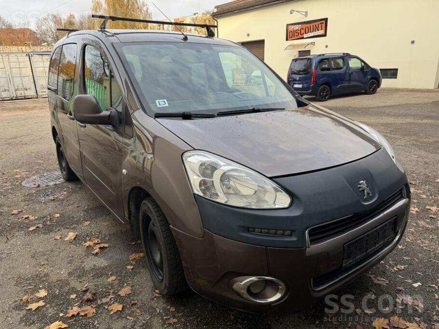Peugeot Partner 2015 Rīga, ar dzinēja tilpumu 1.60 L un nobraukumu 0 tūkst. km par 2950 €, foto 11 vietnē AUTOMOTO.COM.LV