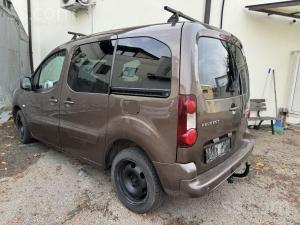 Peugeot Partner 2015 Rīga, ar dzinēja tilpumu 1.60 L un nobraukumu 0 tūkst. km par 2950 €, foto 15 vietnē AUTOMOTO.COM.LV