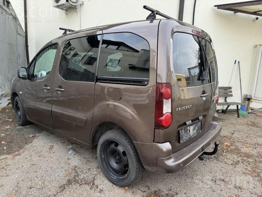 Peugeot Partner 2015 Rīga, ar dzinēja tilpumu 1.60 L un nobraukumu 0 tūkst. km par 2950 €, foto 15 vietnē AUTOMOTO.COM.LV