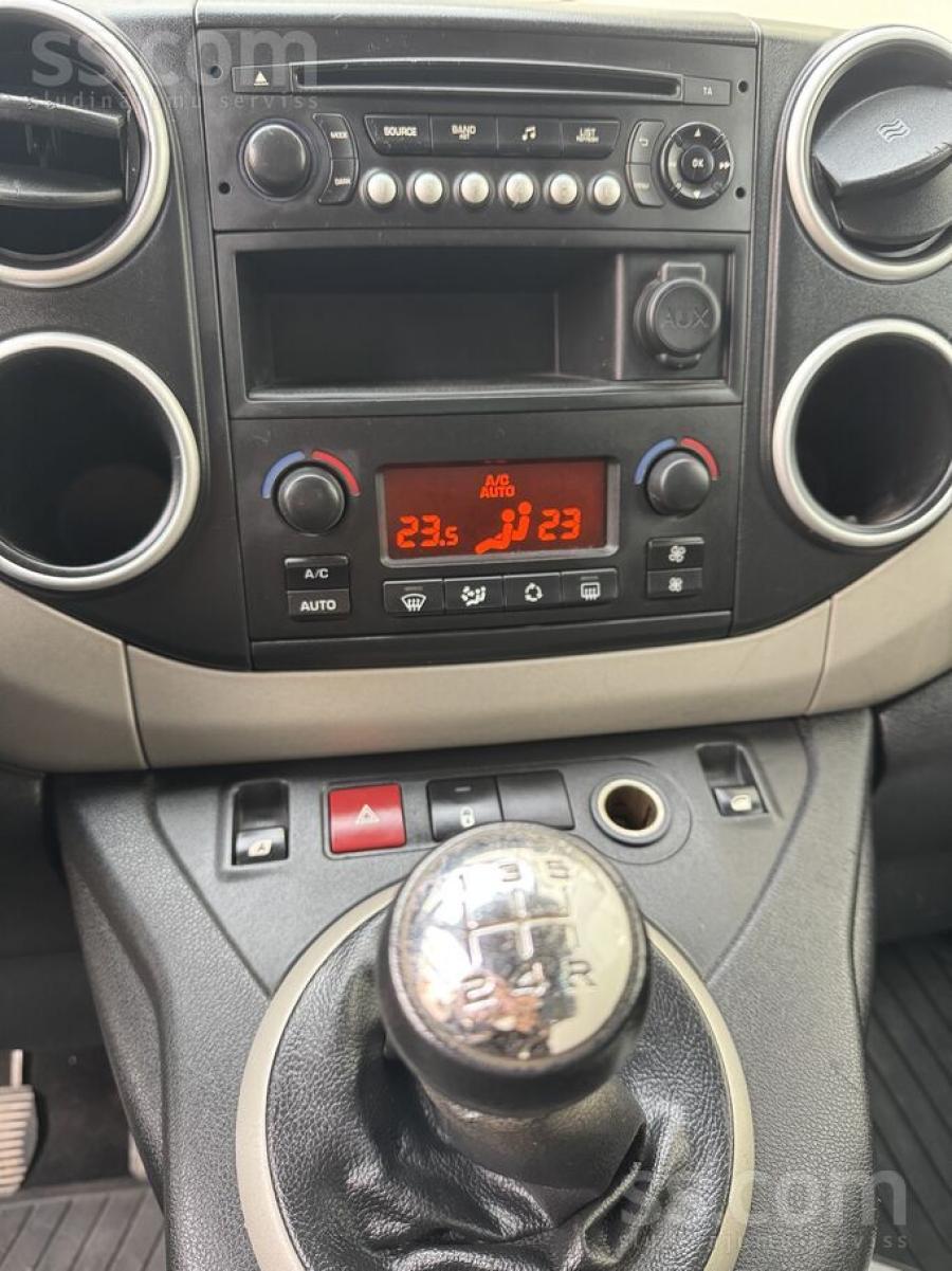 Peugeot Partner 2015 Rīga, ar dzinēja tilpumu 1.60 L un nobraukumu 0 tūkst. km par 2950 €, foto 16 vietnē AUTOMOTO.COM.LV