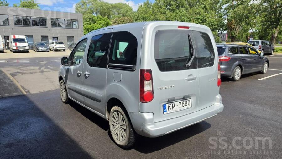 Peugeot Partner 2016 in Riga, with an engine capacity of 1.60 L and mileage of 309 thousand km for 3500 €, photo 5 on AUTOMOTO.COM.LV