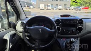 Peugeot Partner 2016 in Riga, with an engine capacity of 1.60 L and mileage of 309 thousand km for 3500 €, photo 12 on AUTOMOTO.COM.LV