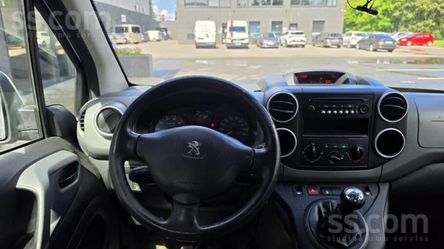Peugeot Partner 2016 in Riga, with an engine capacity of 1.60 L and mileage of 309 thousand km for 3500 €, photo 12 on AUTOMOTO.COM.LV