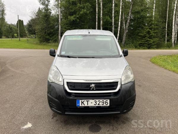 Peugeot Partner 2017 Rīga, ar dzinēja tilpumu 1.60 L un nobraukumu 146 tūkst. km par 3800 €, foto 10 vietnē AUTOMOTO.COM.LV