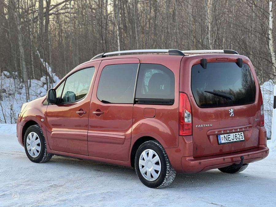 Oranžs Peugeot Partner 2009 Mažeikiai, ar dzinēja tilpumu 1.56 L un nobraukumu 298 tūkst. km par 3650 €, foto 1 vietnē AUTOMOTO.COM.LV