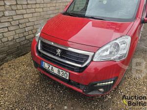Peugeot Partner 2018 in Klaipeda, with an engine capacity of 1.56 L and mileage of 270 thousand km for 3200 €, photo 18 on AUTOMOTO.COM.LV