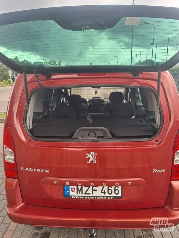 Red Peugeot Partner 2008 in Jonava, with an engine capacity of 1.60 L and mileage of 236 thousand km for 3000 €, photo 9 on AUTOMOTO.COM.LV