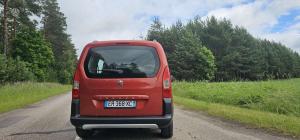Sarkans Peugeot Partner 2009 Viļņa, ar dzinēja tilpumu 1.56 L un nobraukumu 310 tūkst. km par 4380 €, foto 4 vietnē AUTOMOTO.COM.LV