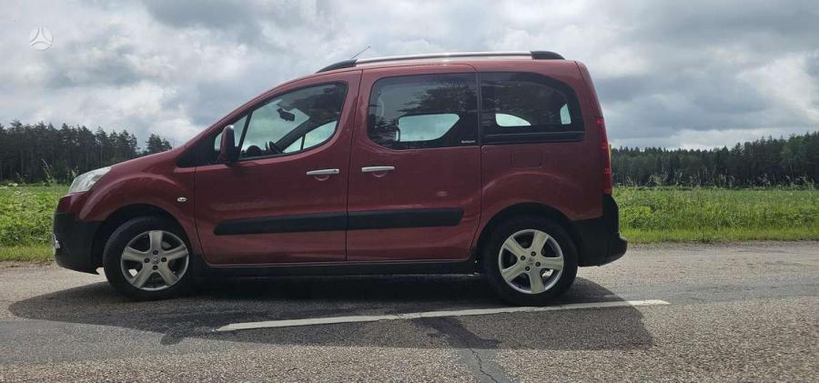 Sarkans Peugeot Partner 2009 Viļņa, ar dzinēja tilpumu 1.56 L un nobraukumu 310 tūkst. km par 4380 €, foto 9 vietnē AUTOMOTO.COM.LV