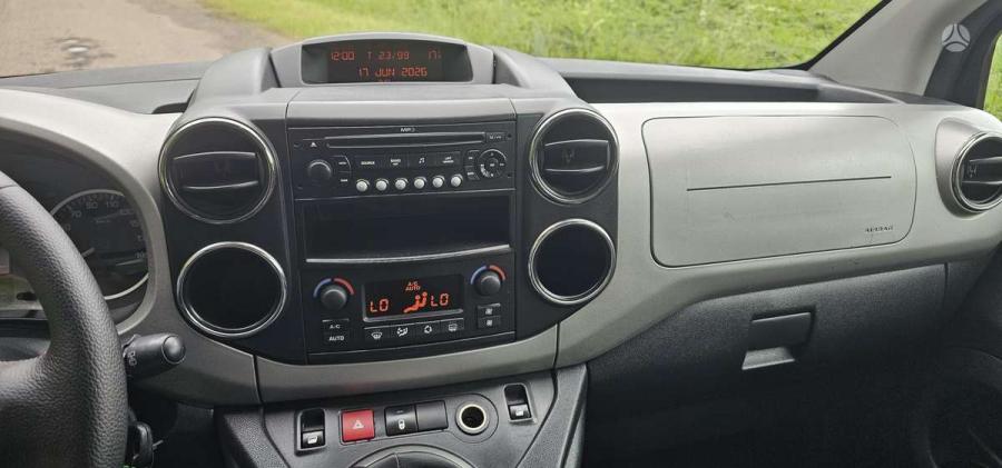 Sarkans Peugeot Partner 2009 Viļņa, ar dzinēja tilpumu 1.56 L un nobraukumu 310 tūkst. km par 4380 €, foto 17 vietnē AUTOMOTO.COM.LV