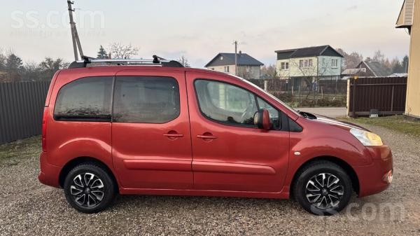 Sarkans Peugeot Partner 2009 Rēzekne, ar dzinēja tilpumu 1.60 L un nobraukumu 388 tūkst. km par 2250 €, foto 6 vietnē AUTOMOTO.COM.LV