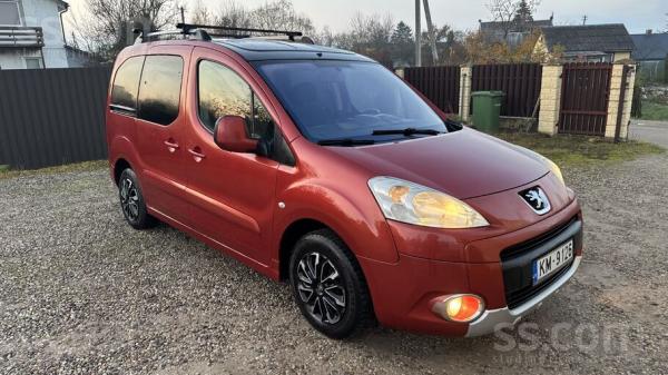 Sarkans Peugeot Partner 2009 Rēzekne, ar dzinēja tilpumu 1.60 L un nobraukumu 388 tūkst. km par 2250 €, foto 7 vietnē AUTOMOTO.COM.LV