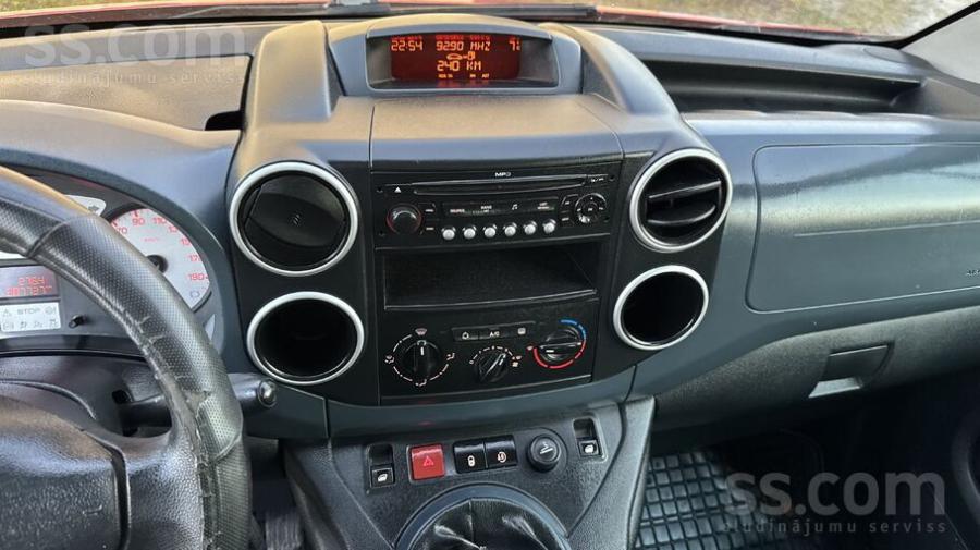 Sarkans Peugeot Partner 2009 Rēzekne, ar dzinēja tilpumu 1.60 L un nobraukumu 388 tūkst. km par 2250 €, foto 16 vietnē AUTOMOTO.COM.LV