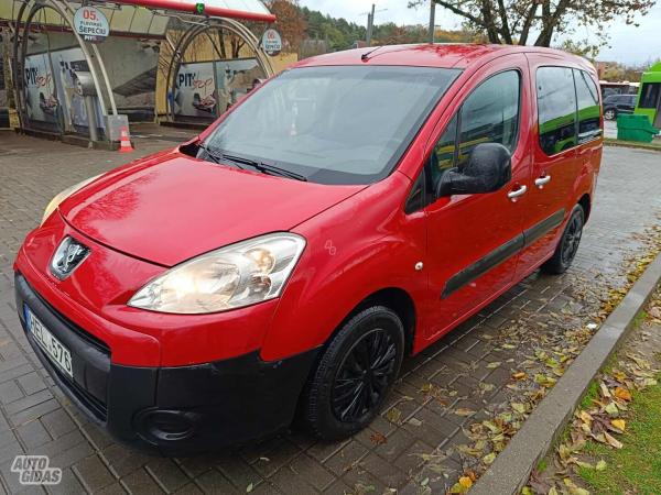 Sarkans Peugeot Partner 2011 Kauņa, ar dzinēja tilpumu 1.60 L un nobraukumu 300 tūkst. km par 1950 €, foto 1 vietnē AUTOMOTO.COM.LV